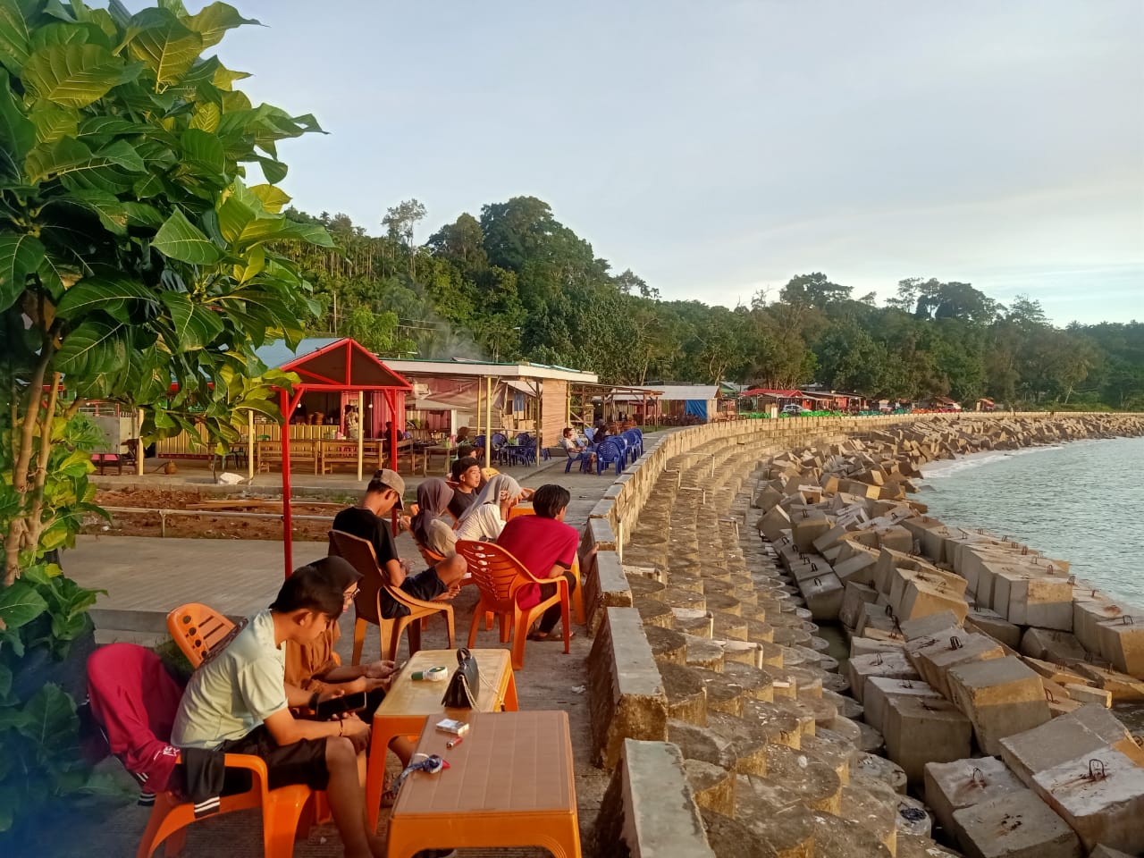 Wisata Melenial!!! Pelabuhan Linau Bawa Berkah Bagi Pedagang ...